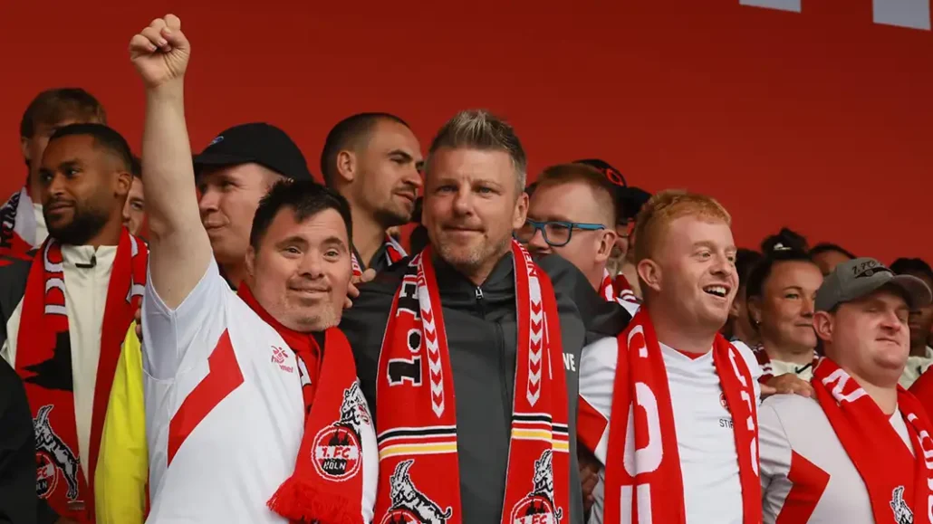 1. FC Köln: Verregnete Saisoneröffnung – FC-Fans feiern trotzdem ...